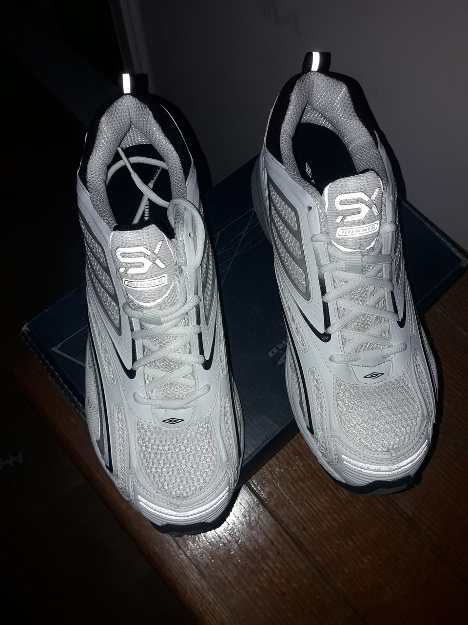 Original krosovki Umbro novie v upacovce 44 razmer cupleni v Anglii