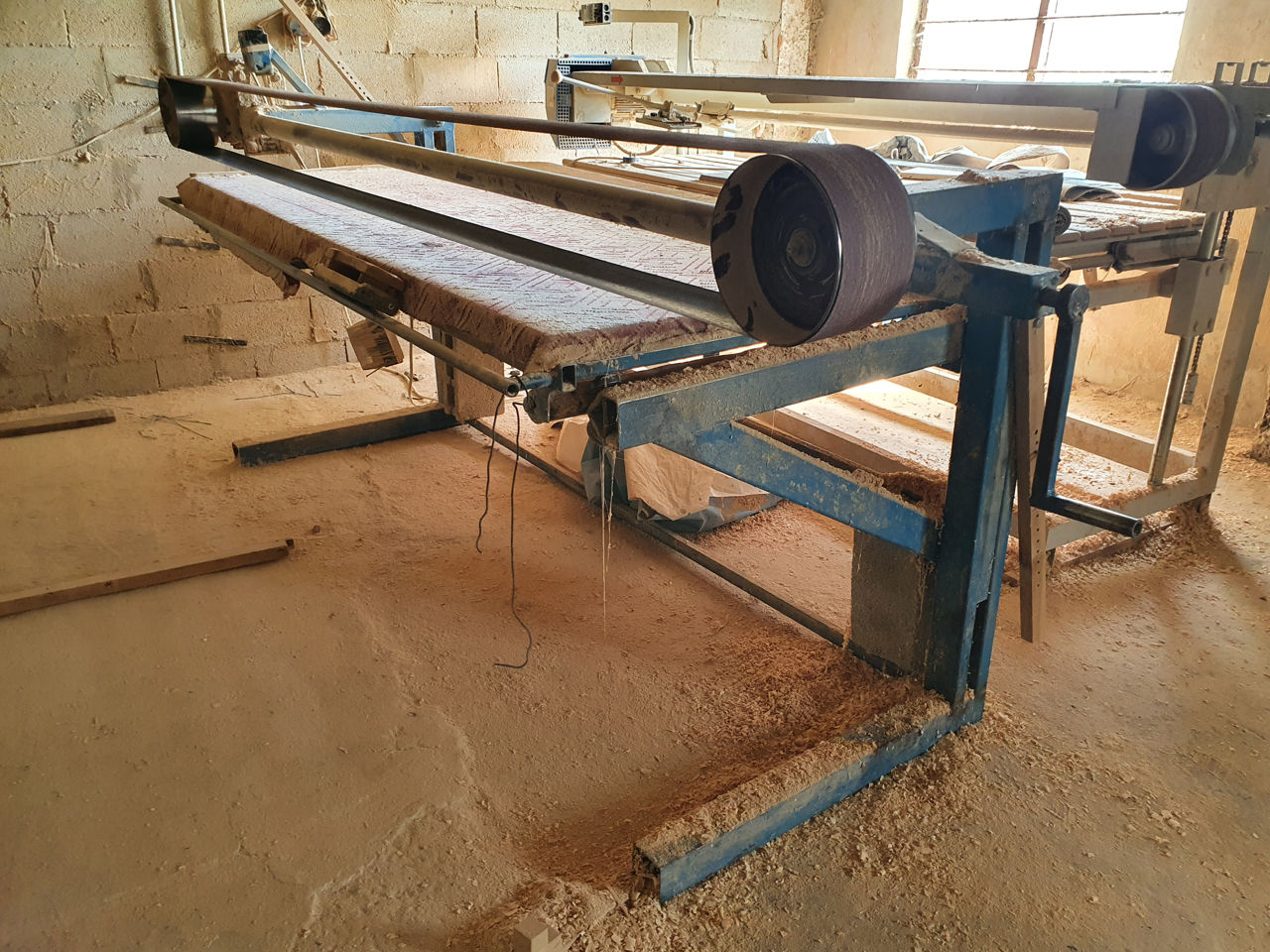 Utilaj pentru slefuit lemnul