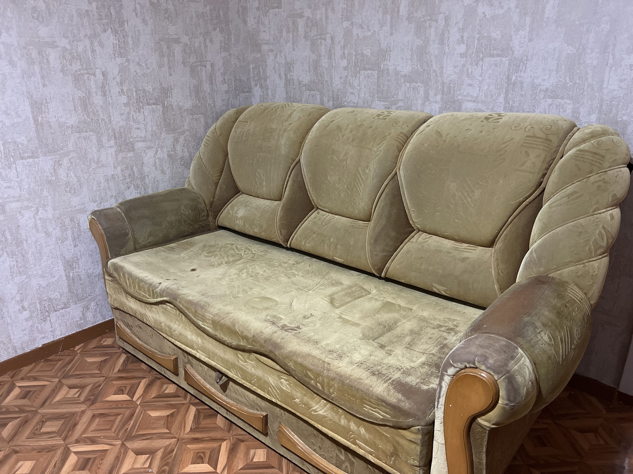 Vând canapea/divan (450lei)