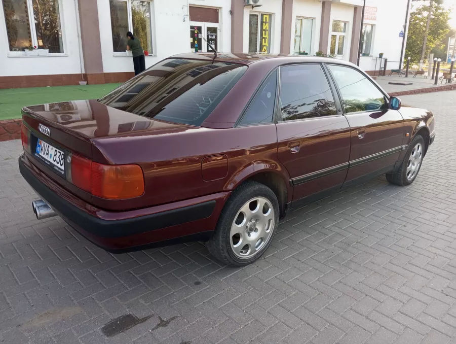 Audi 100 an. 1994 cu rulaj 2222222 km, Benzină, 2900
