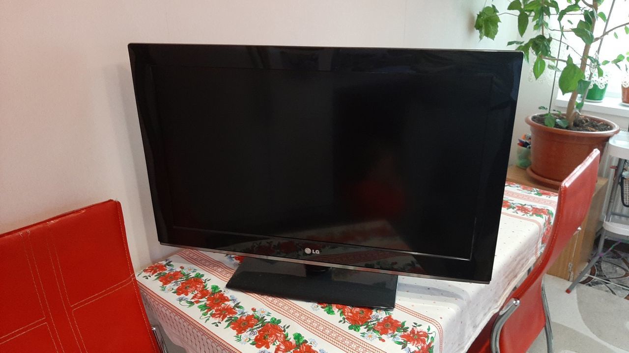 Отличный телевизор LG 32LD320 32"- 82см. 1800лей