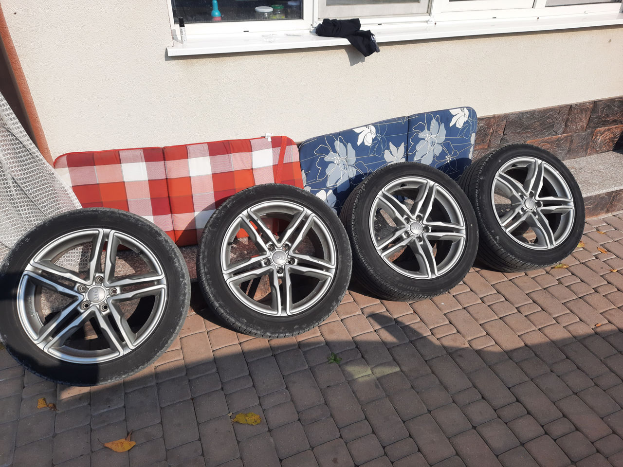 Vind discuri cu cauciucuri