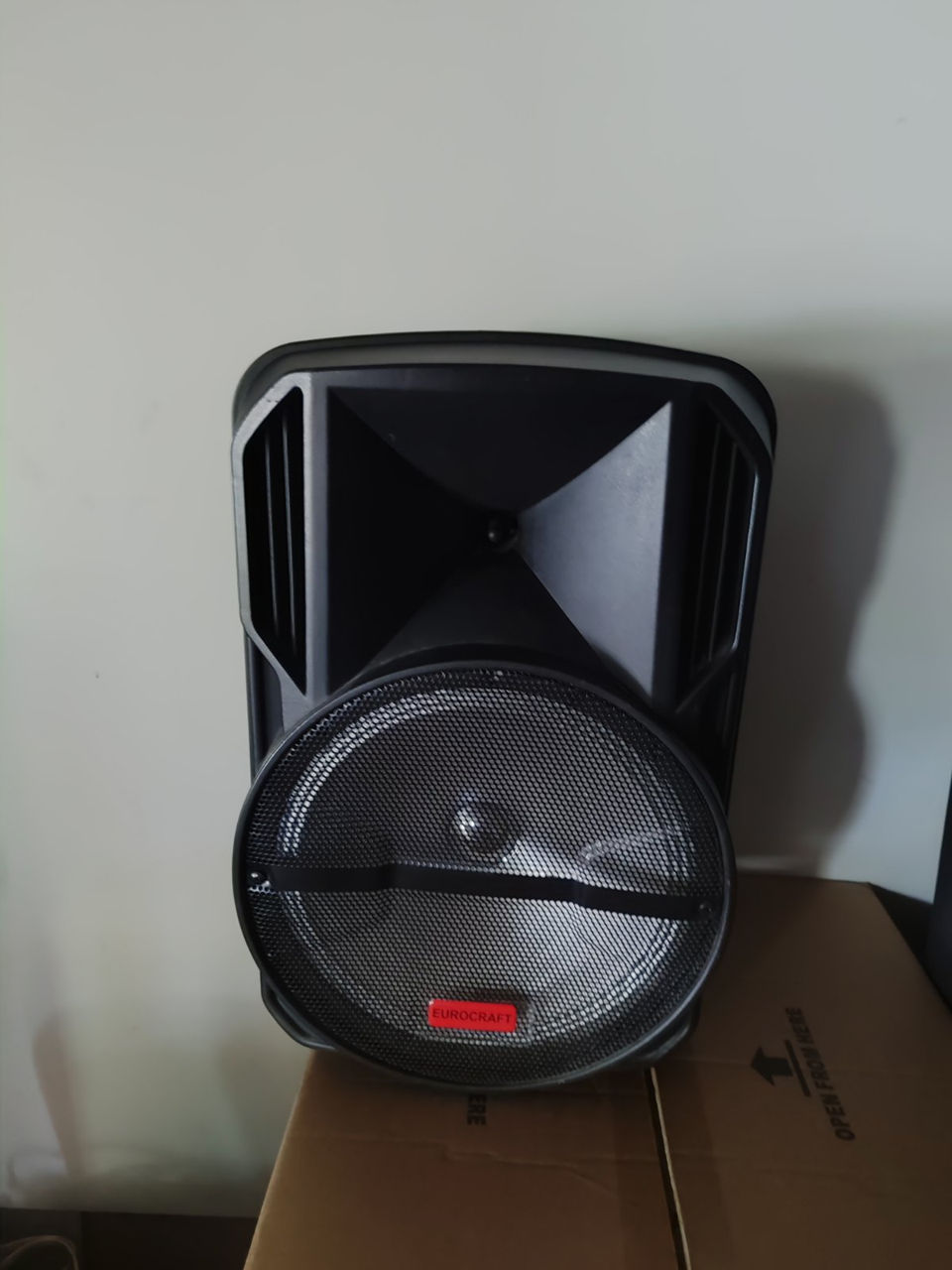 Boxa portabila cu acumulator