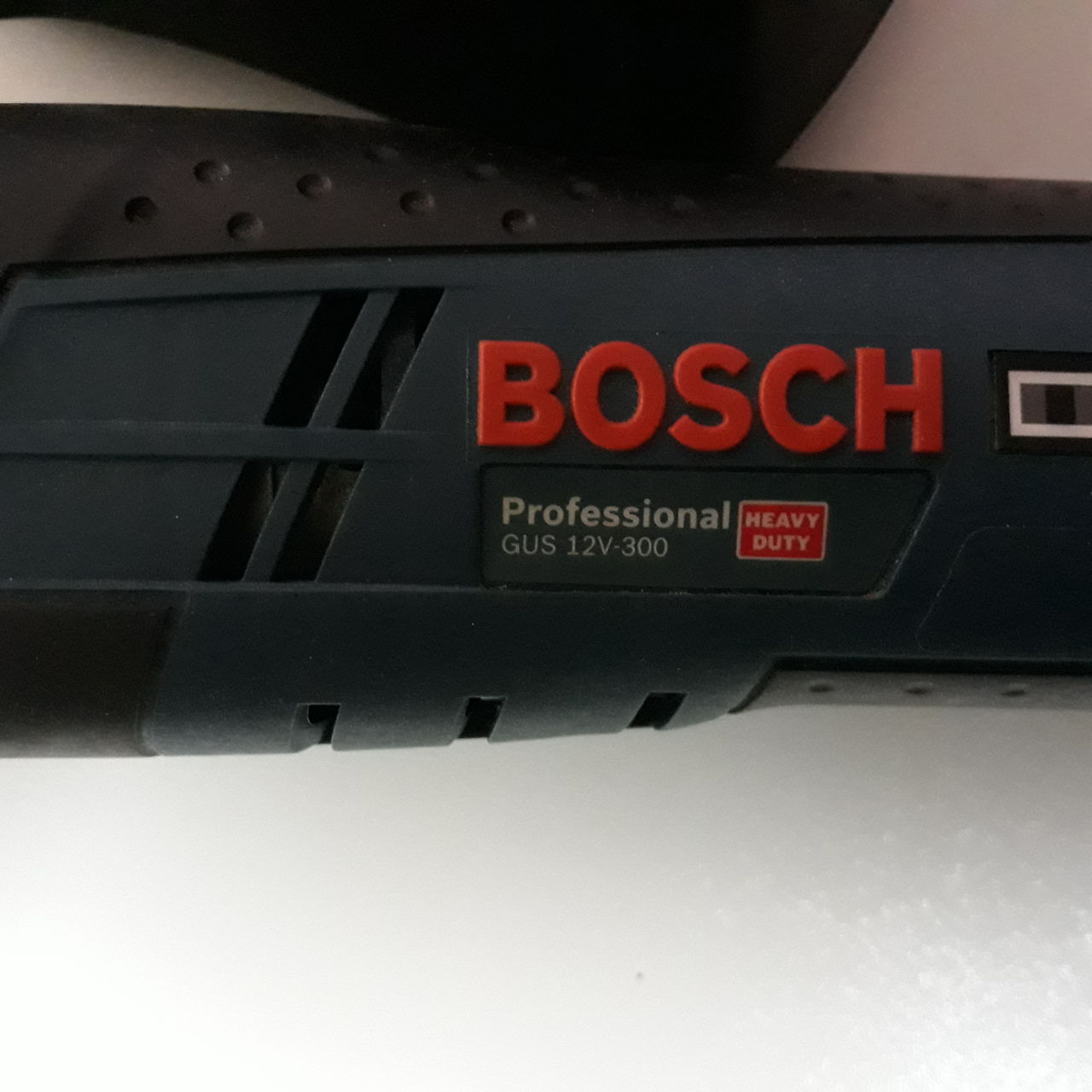 Bosch gus 12v-300 professional, аккумуляторные универсальные ножницы