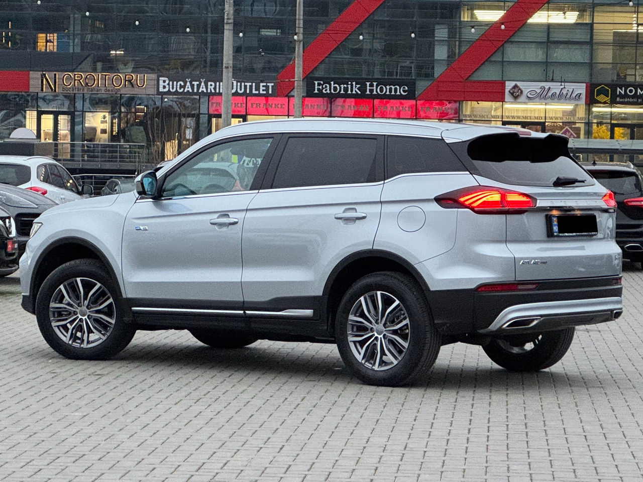 Geely Atlas Pro 2023 г. с пробегом 27771 км, Бензин, 17999
