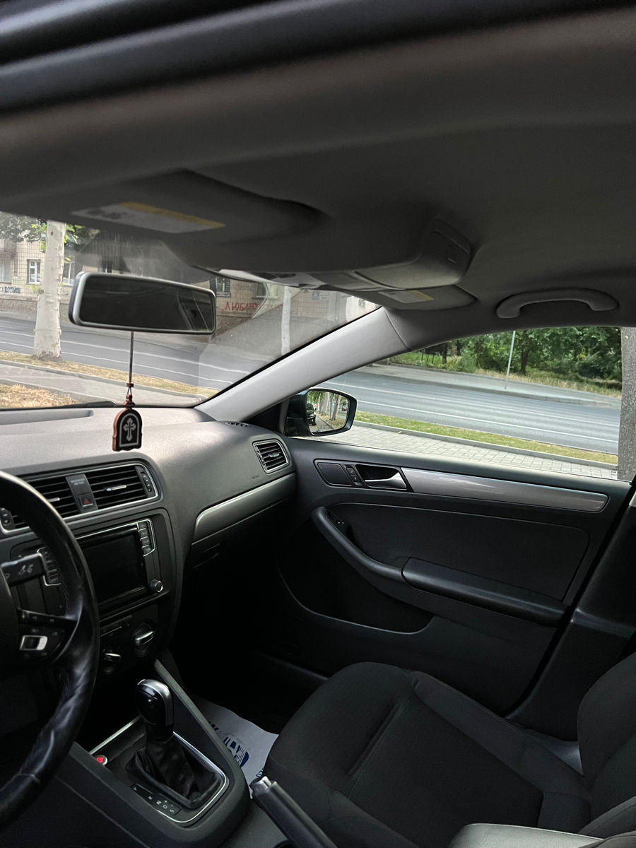 Volkswagen Jetta 2016 г. с пробегом 103000 mi, Бензин, 6900