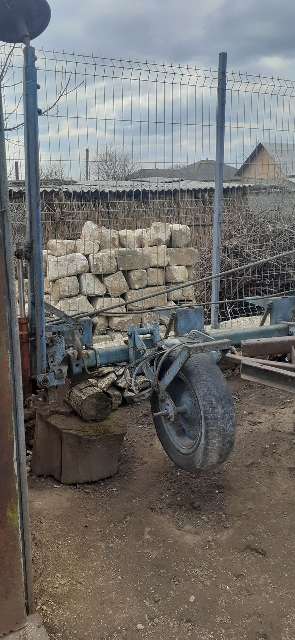 vînd tractor mtz 80