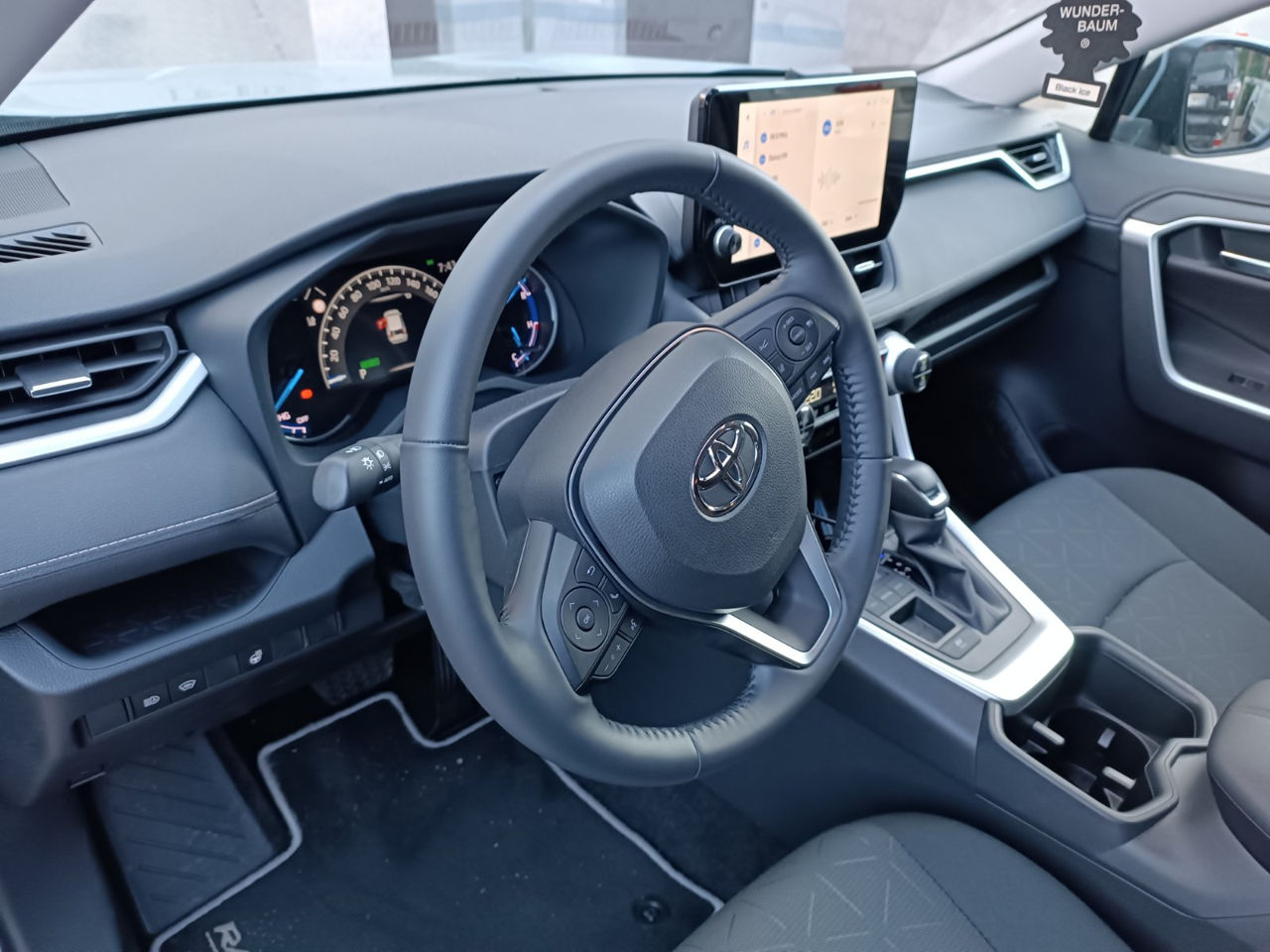 Toyota Rav 4 an. 2024 cu rulaj 5000 km, Hybrid, 29000