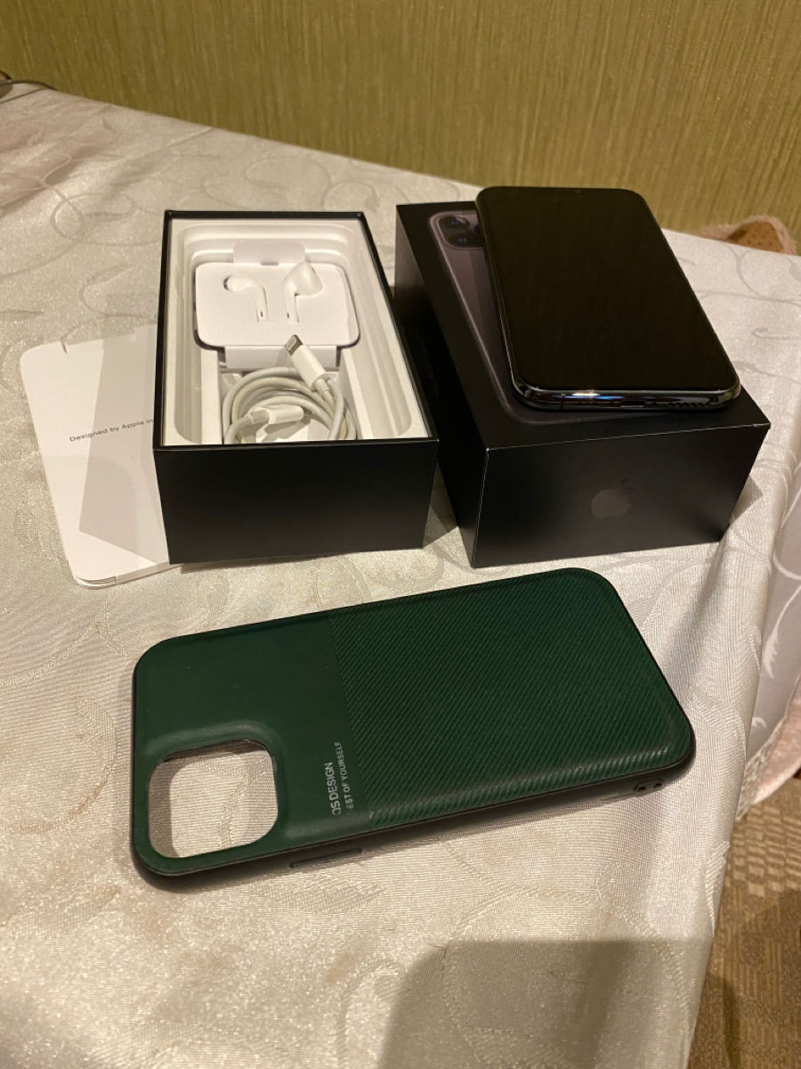 iPhone 11 Pro full box perfect