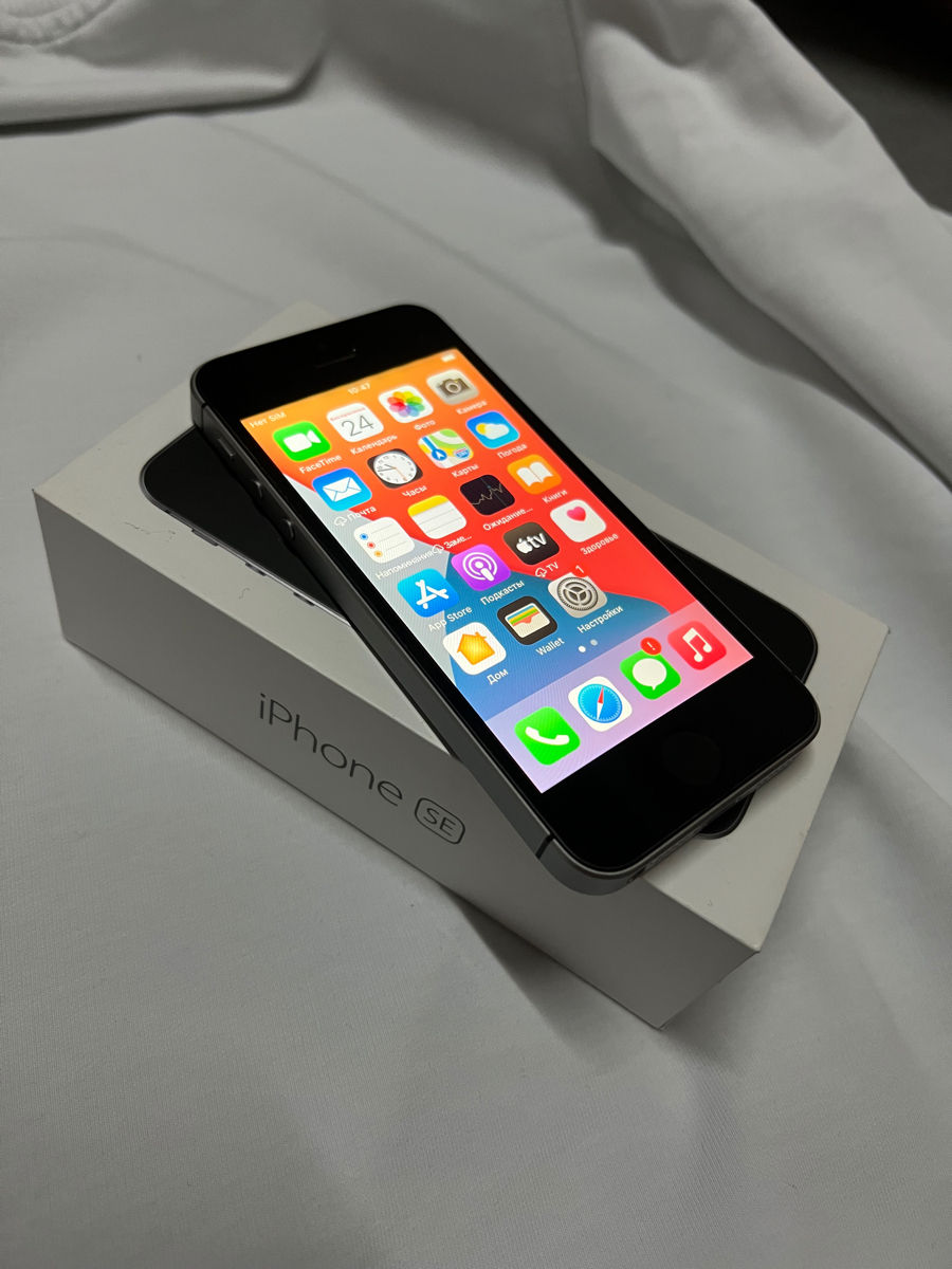 iphone SE, tot original. stare 10/10