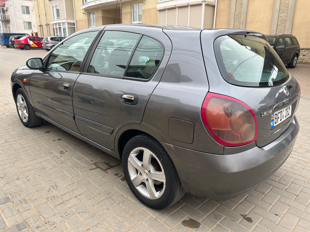 Nissan Almera