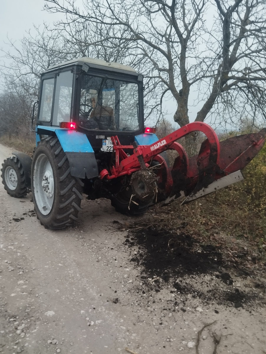 Mtz 82.1 Anul 2009 cu toate actele in regula Se vinde cu tot cu plug Alper