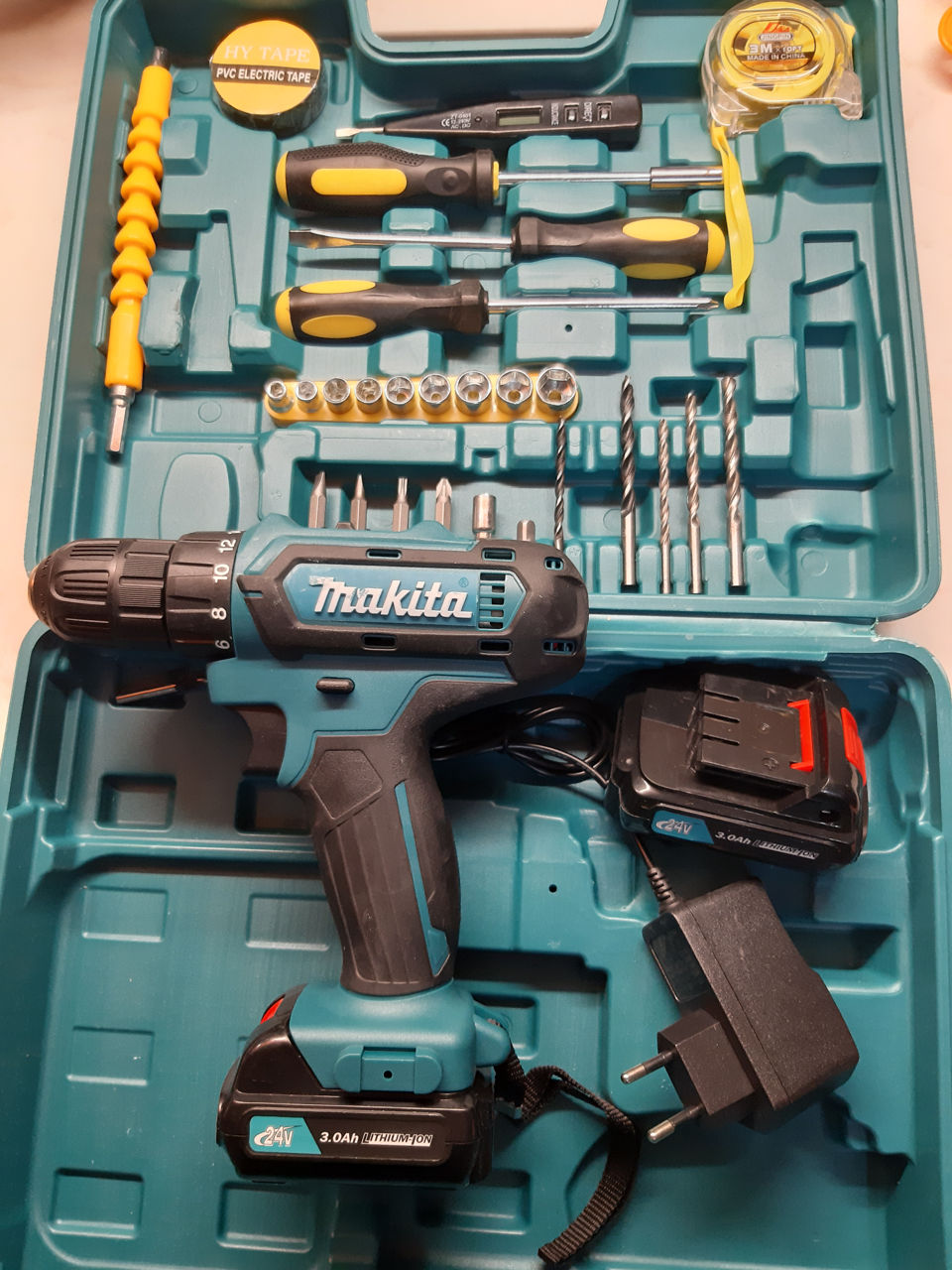 Шуруповерт Makita 24V 3A