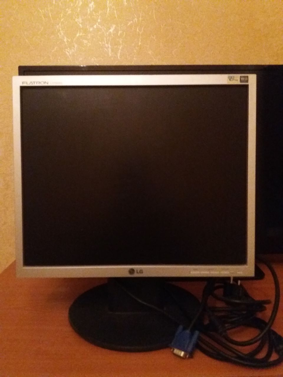 Монитор LG Flatron L1750SQ, диагональ 17", VGA, с кабелями, отличное ...