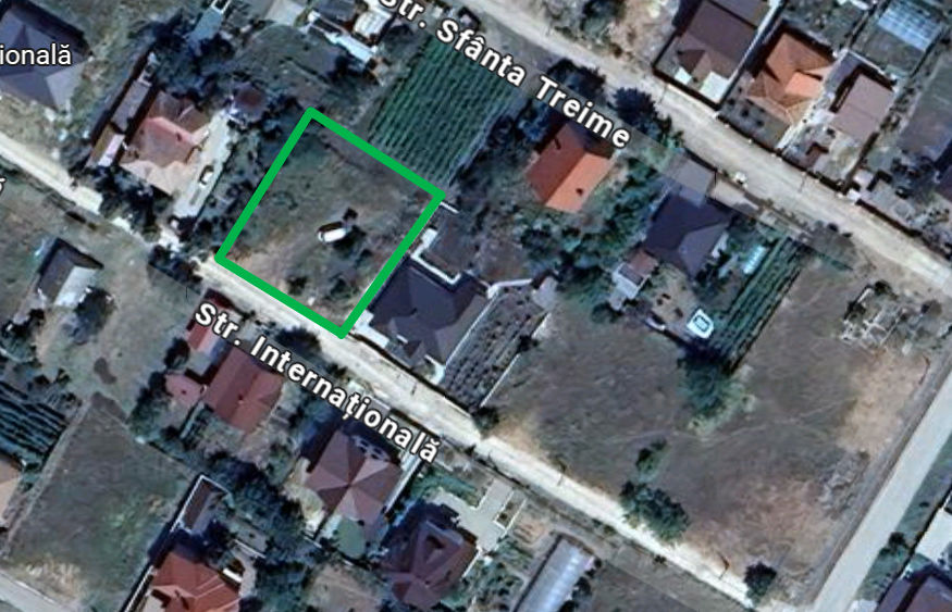 Vând teren pentru construcții