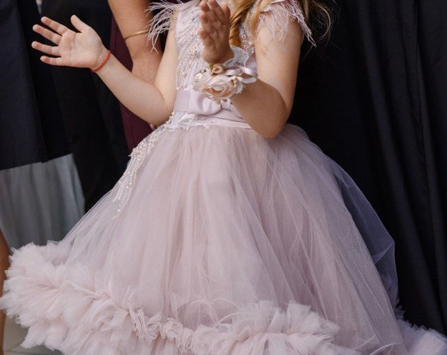 Платье нарядное на девочку 4-5 лет