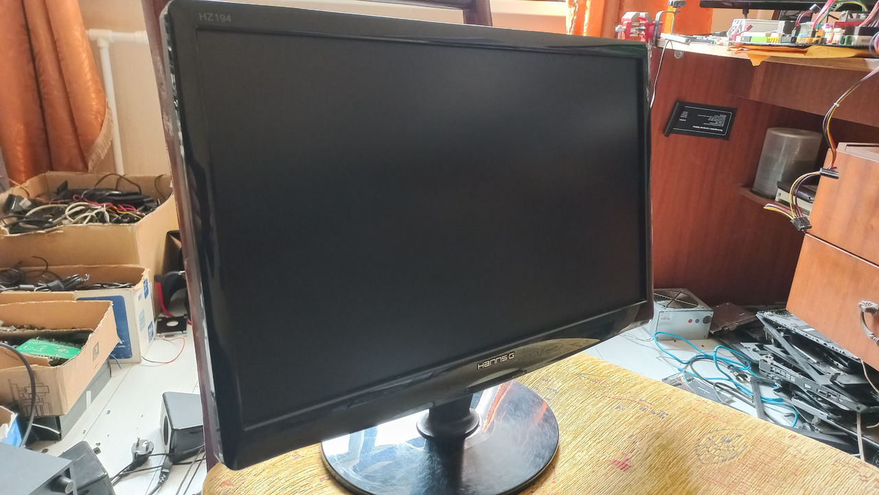 Monitor Hanns.G diagonala 19