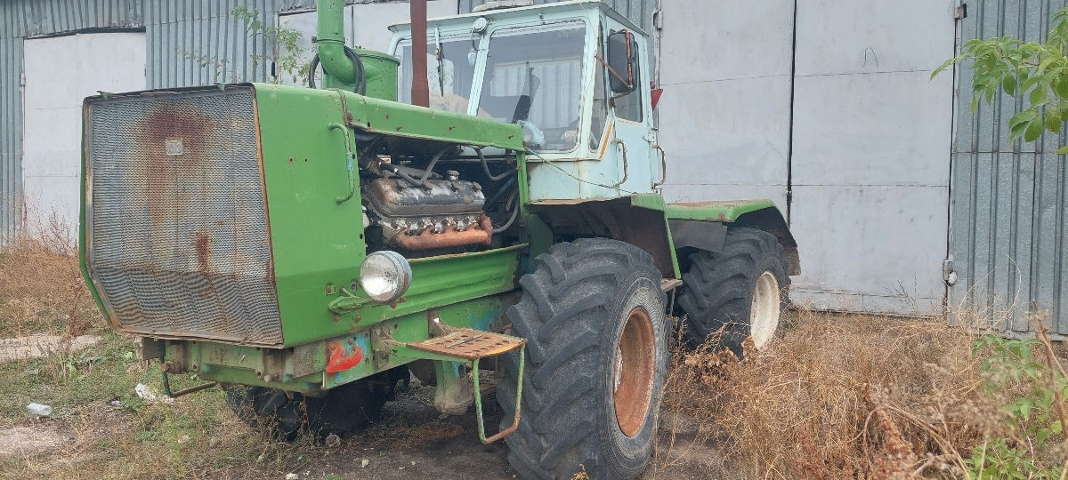 Tractor T150