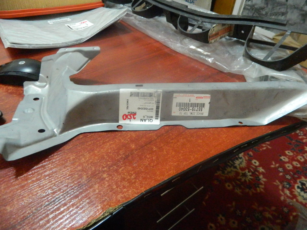 Кронштейн , накладка, фильтр,планка крепления ,уплотнитель капота ...