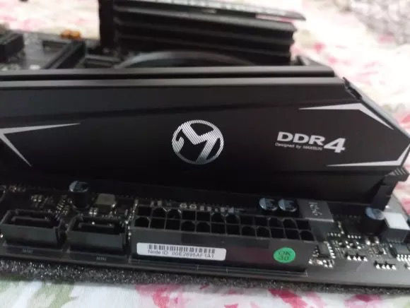 Продаётся новая материнская плата,процессор и память ОЗУ