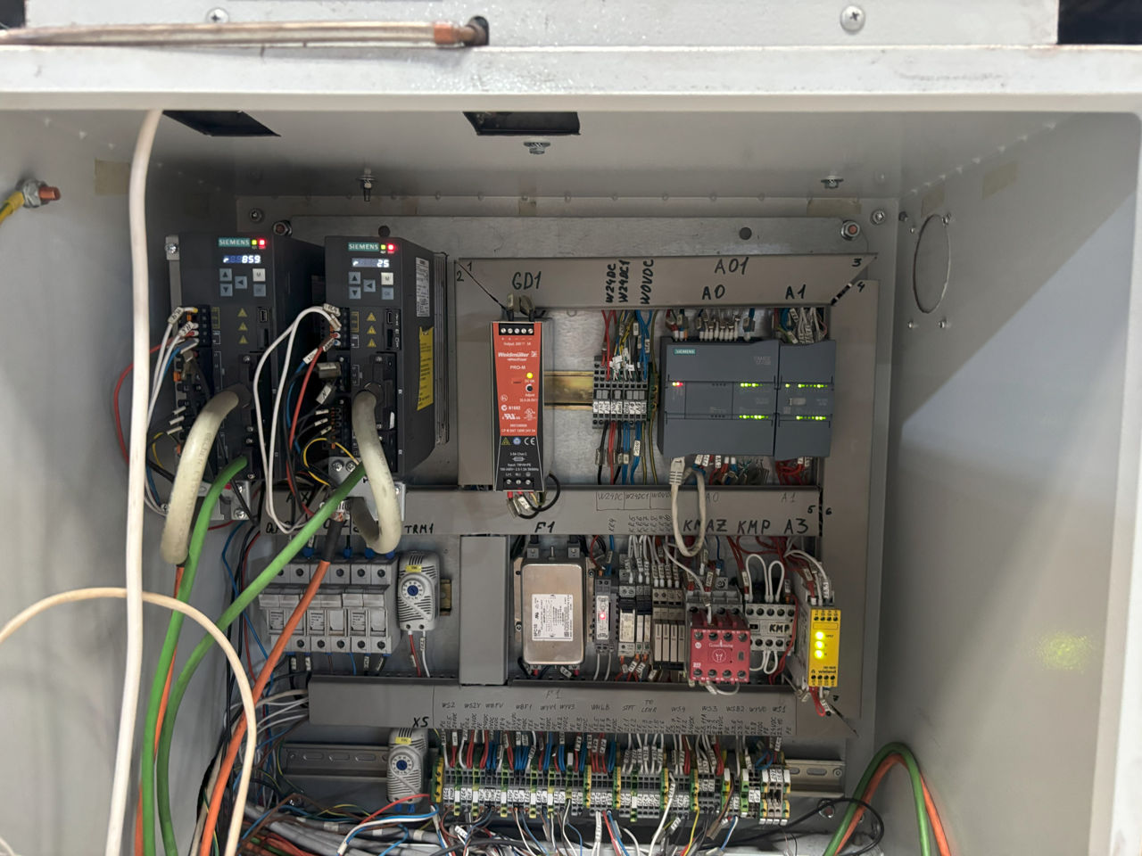Automatizări și acționări electrice