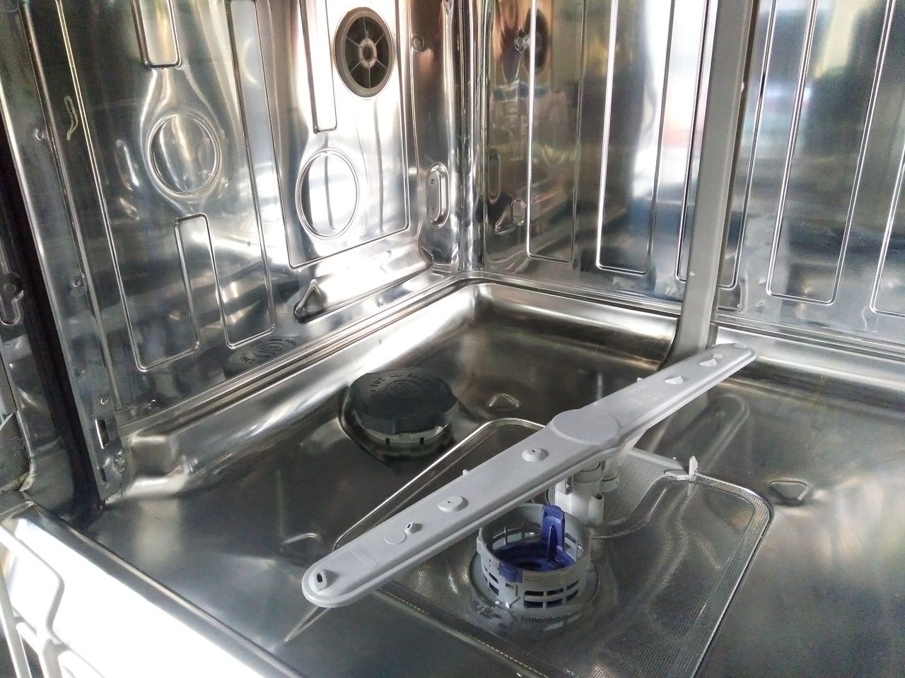 Посудомойка "Beko" - 60 см, полностью встраиваемая
