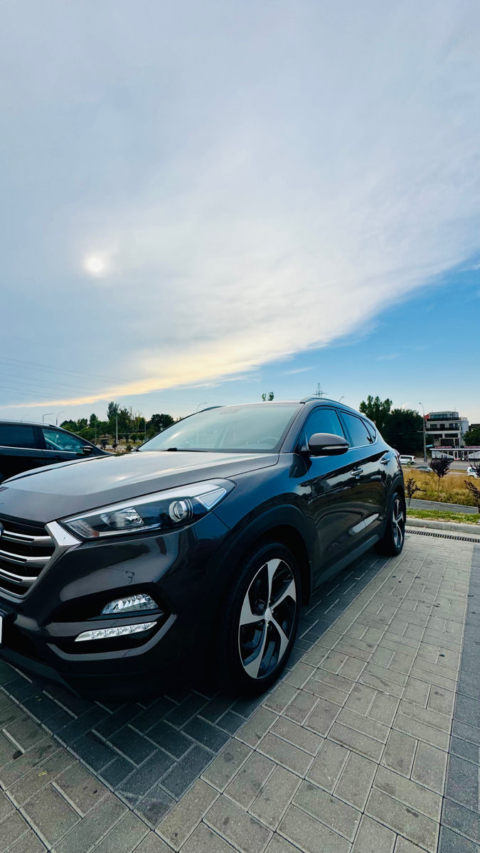 Hyundai Tucson an. 2016 cu rulaj 129000 km, Benzină, 14900