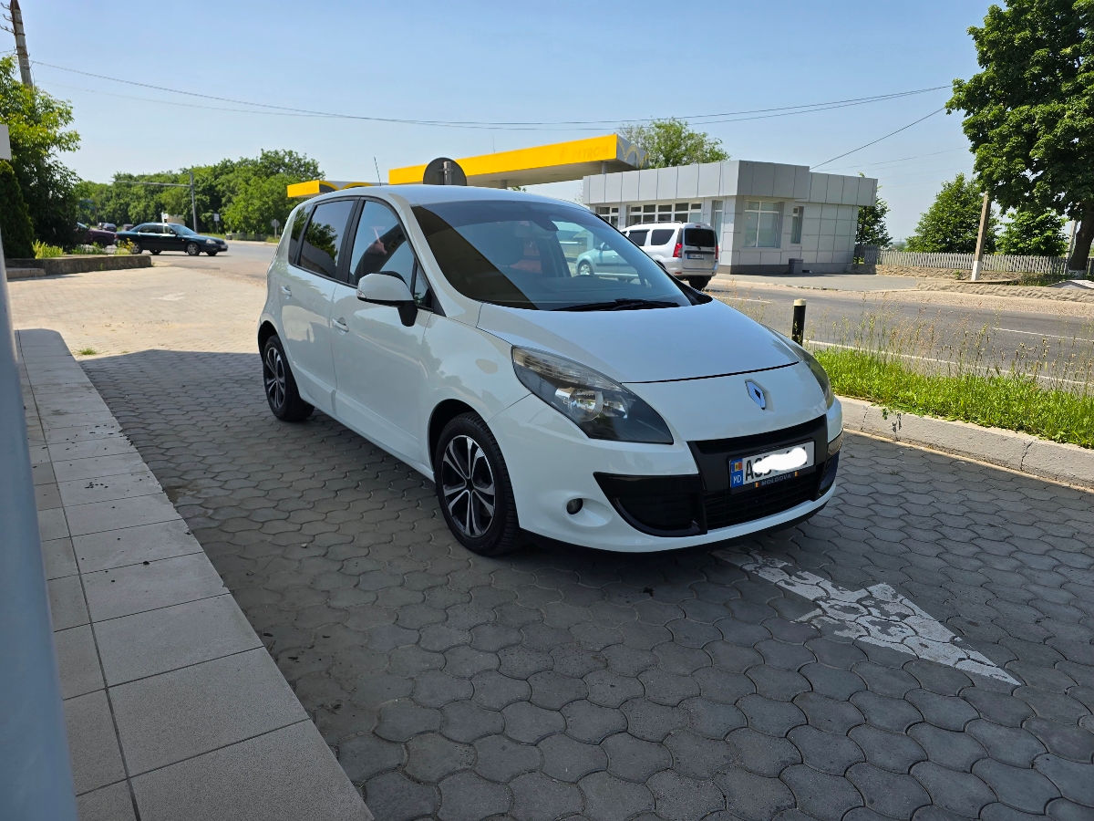 Renault Scenic 2011 г. с пробегом 27000 км, Дизель, 4999