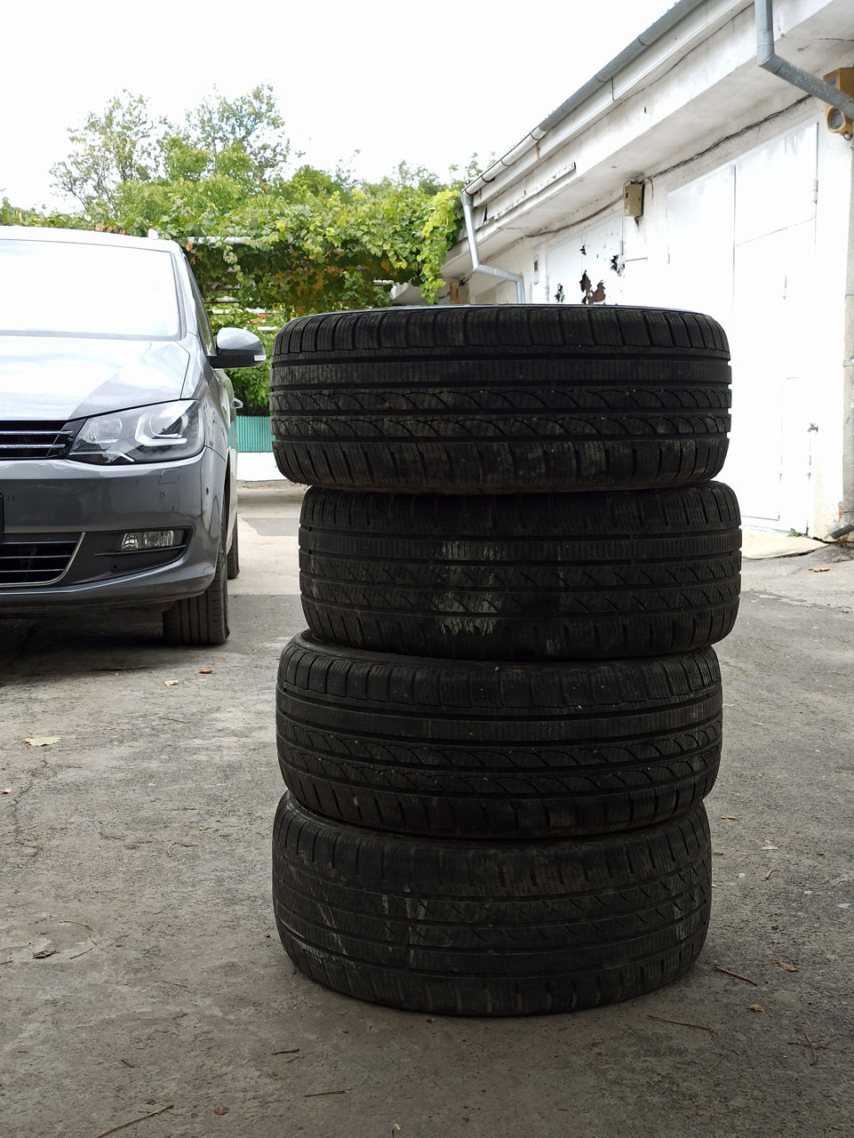 Rotalla Ice-Plus 215/55 R16