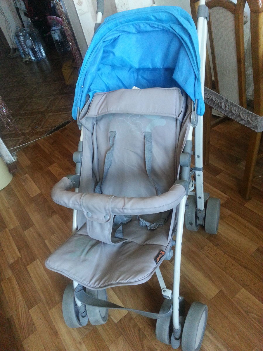 Складная легкая летняя коляска