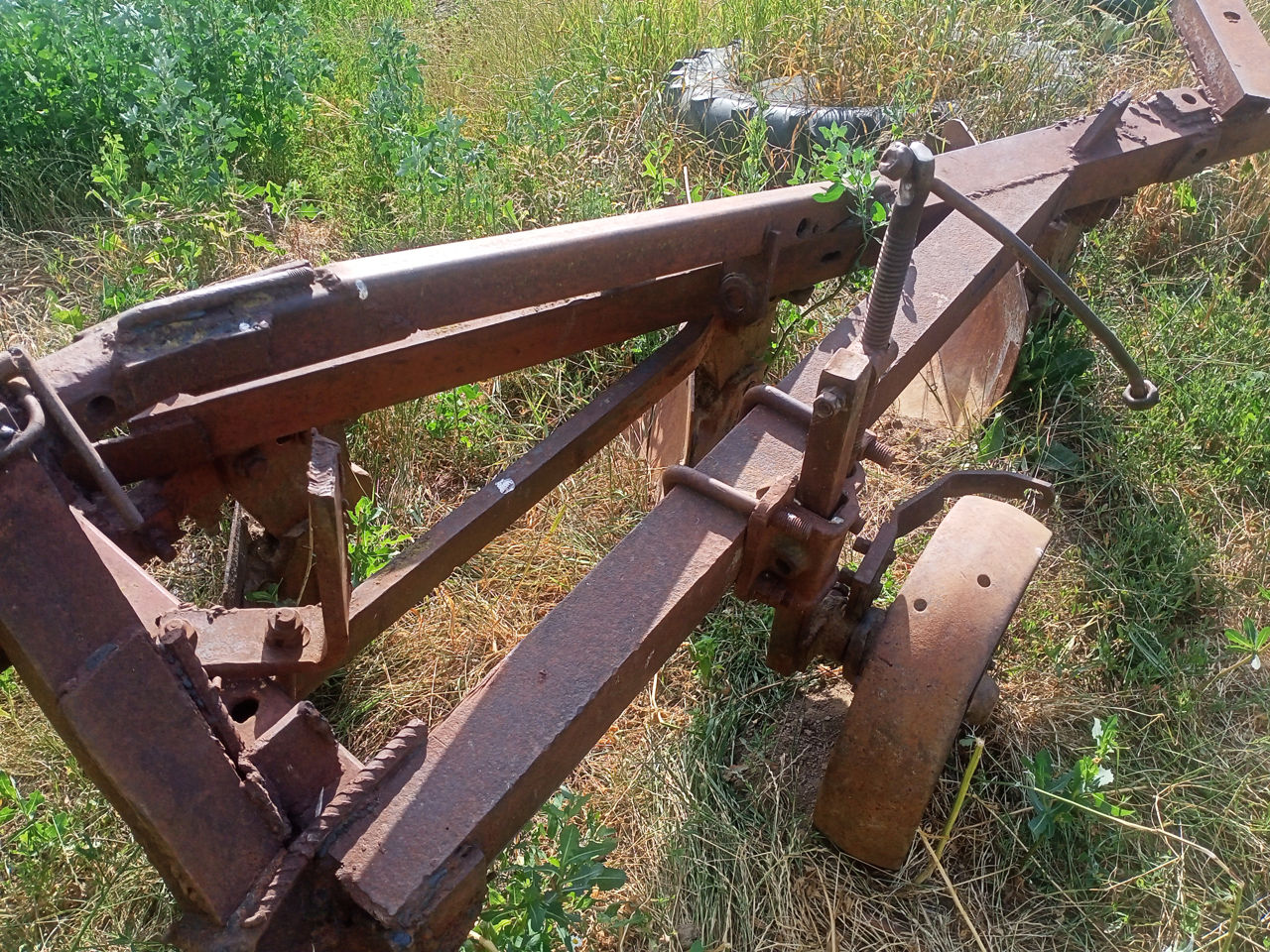 Se vinde tractor Iumz 6