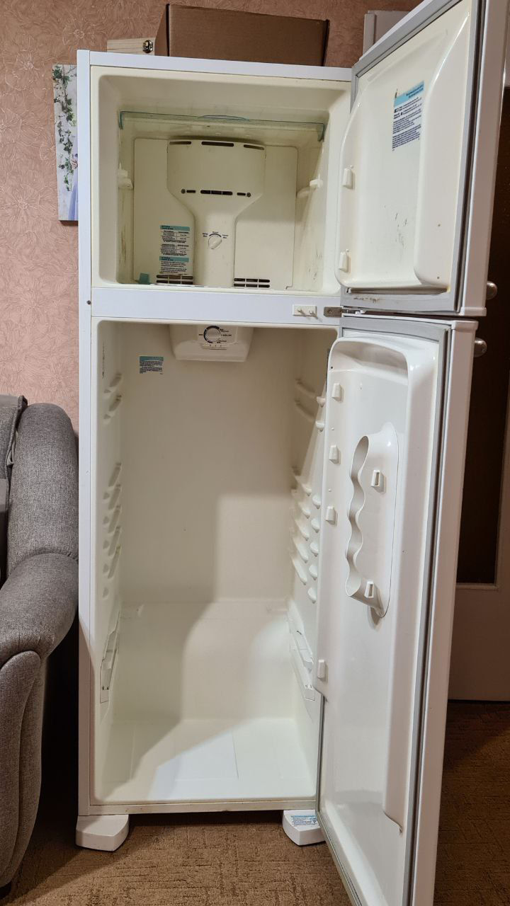 Frigider Electrolux uzat la piese