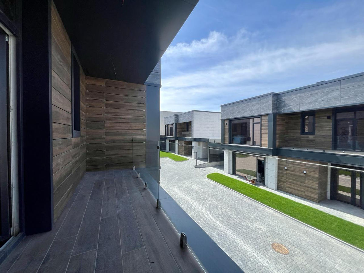 Dat în exploatare / Zonă Rezidențială