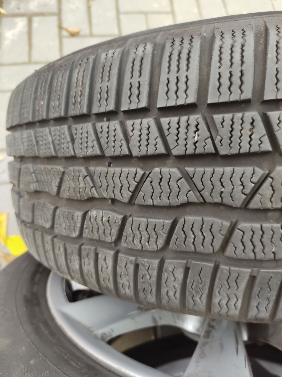 Continental 225 55 R17