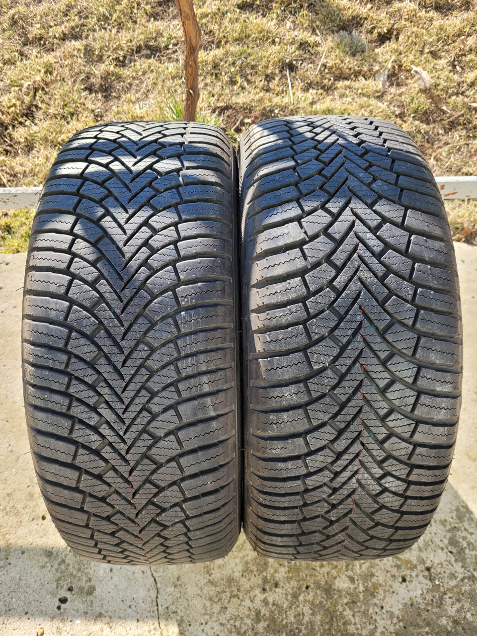 Vind 2 anvelope noi, allseason