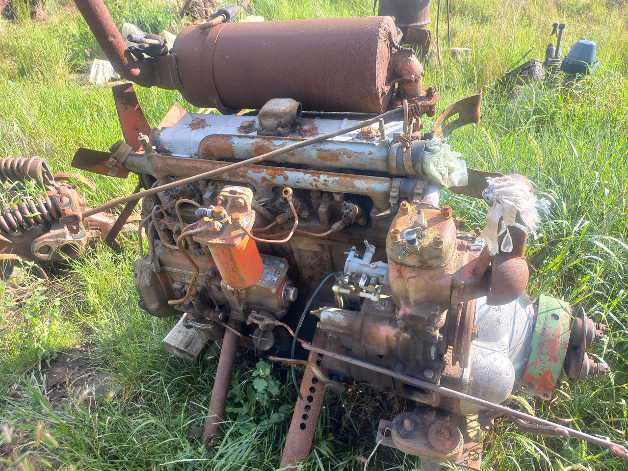 Vând piese de la T74 (Donor)