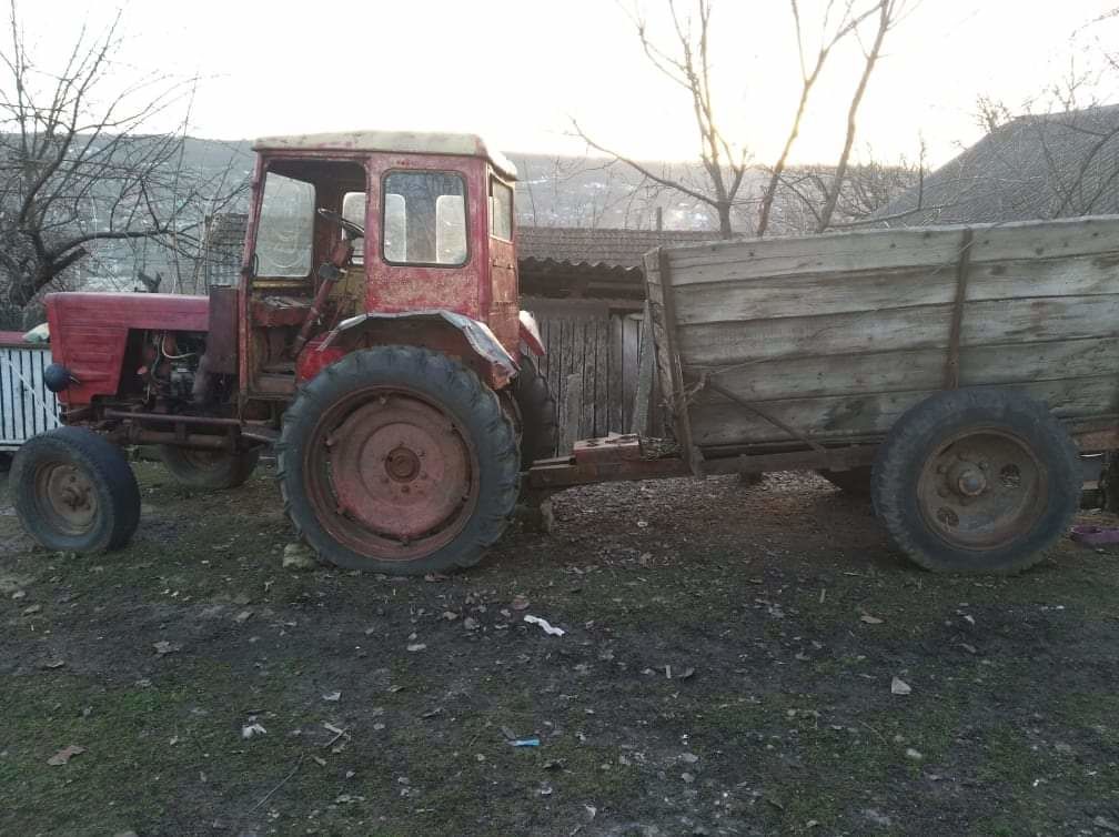 Tractor t-25