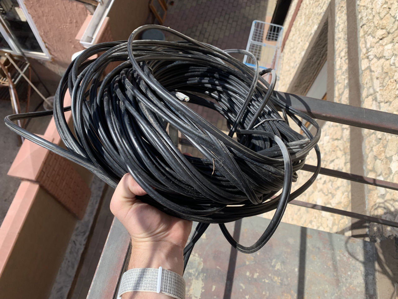 Продам плотный Интернет кабель 30 метров (enternet cable)