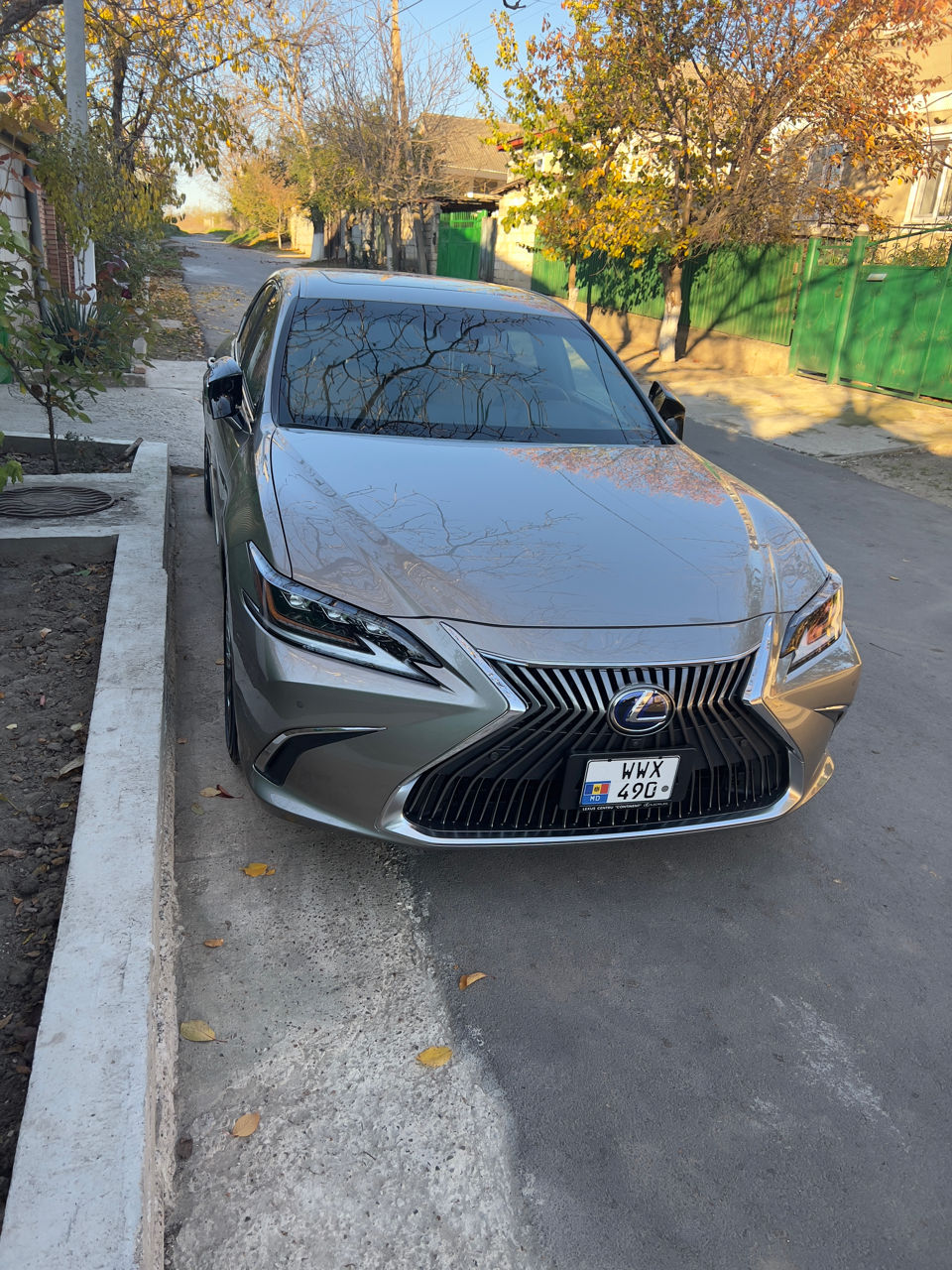 Lexus ES Series
