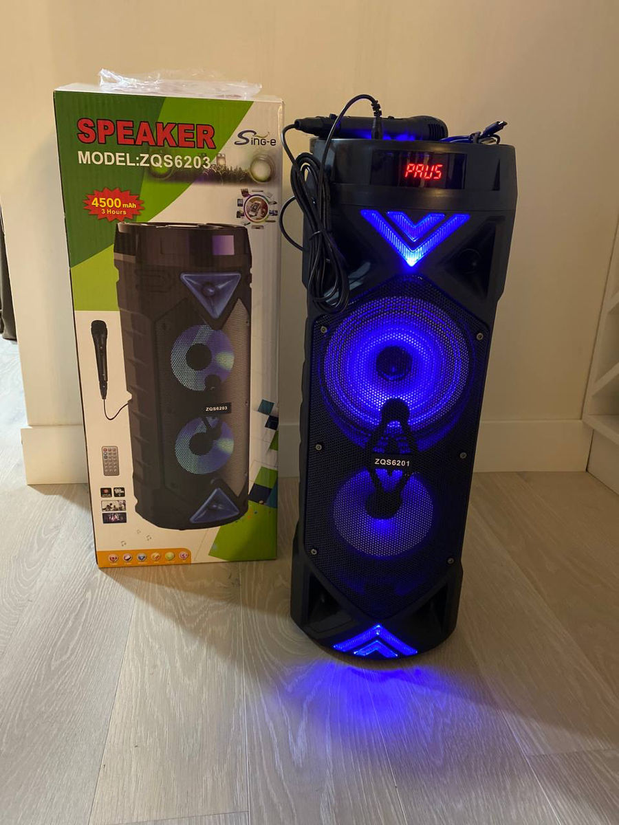 Boxă portabilă cu bluetooth + microfon. Livrăm!