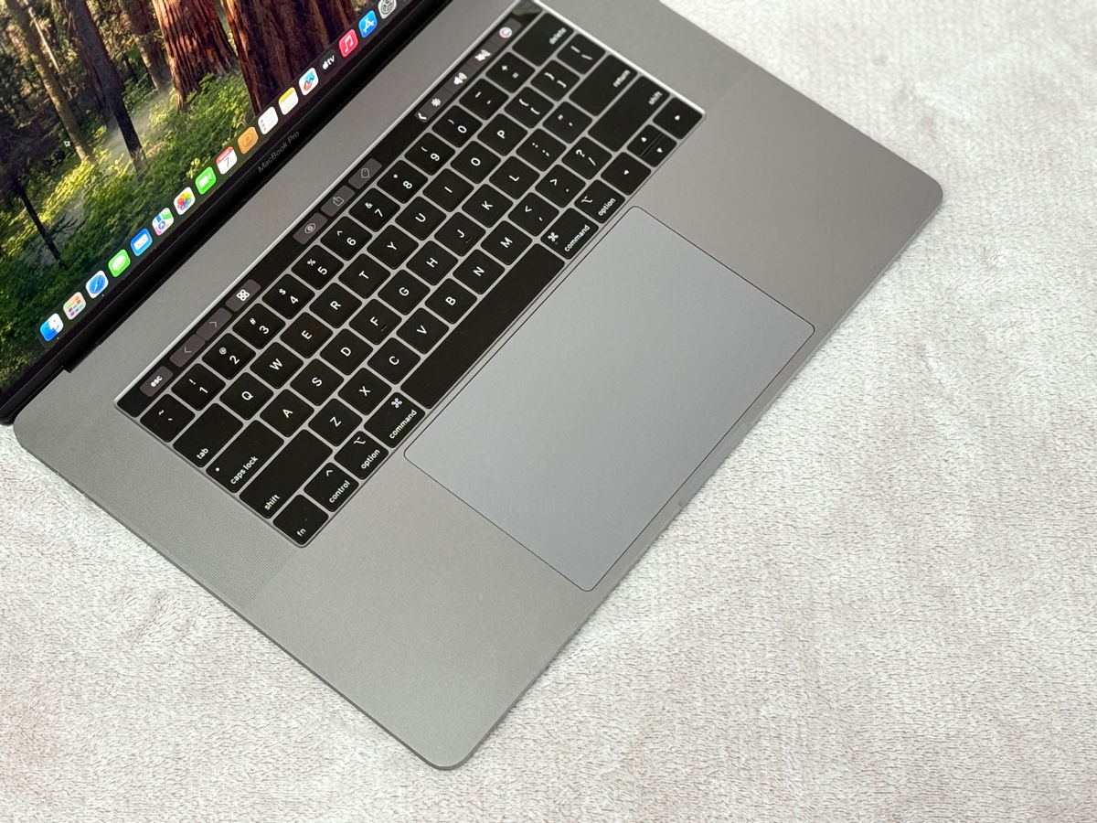 MacBook Pro 15/32Gb/Radeon Pro 560X