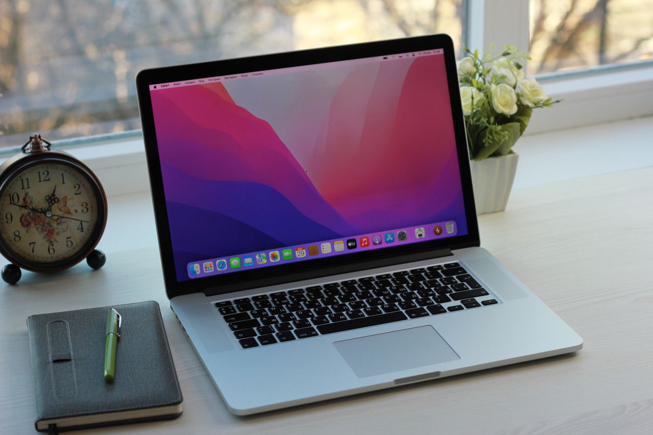 MacBook Pro 15 2015 (Core i7 8x3.7GHz/16Gb Ram/512Gb SSD/Radeon R9/15.4 ...