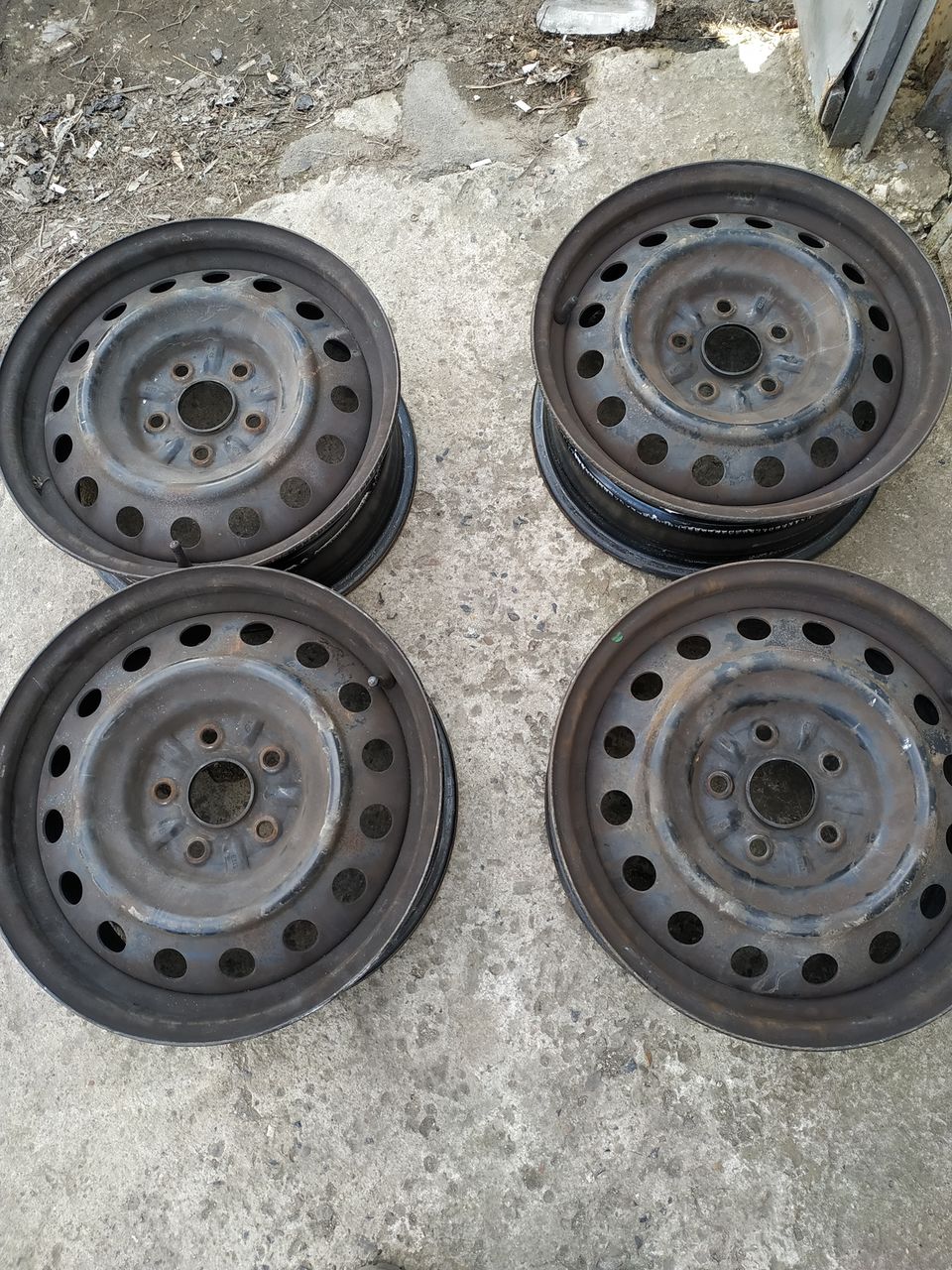 Диски --5/114.3r16 --4шт.