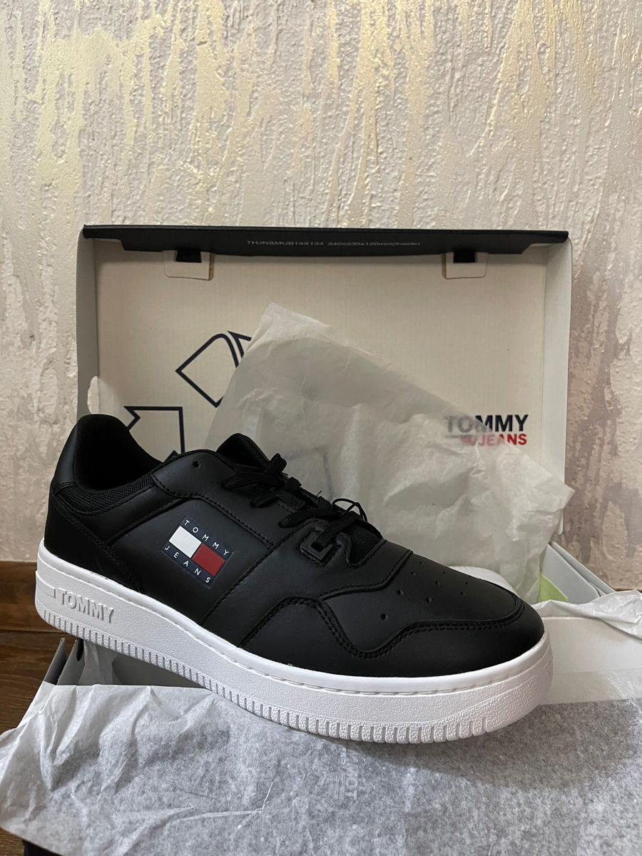 Tommy Jeans basket trainer in black