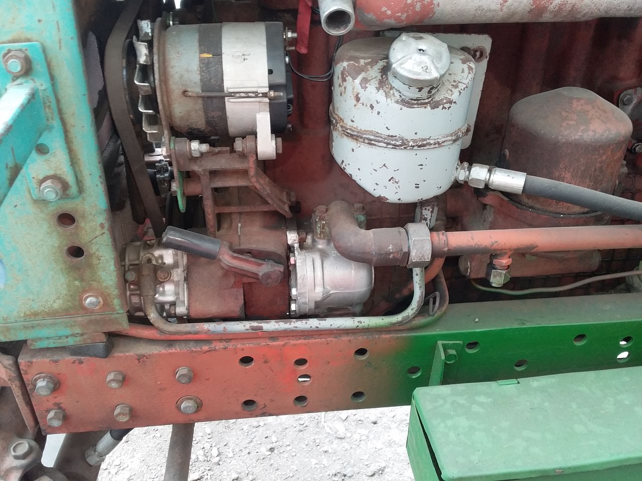 tractor cu plug
