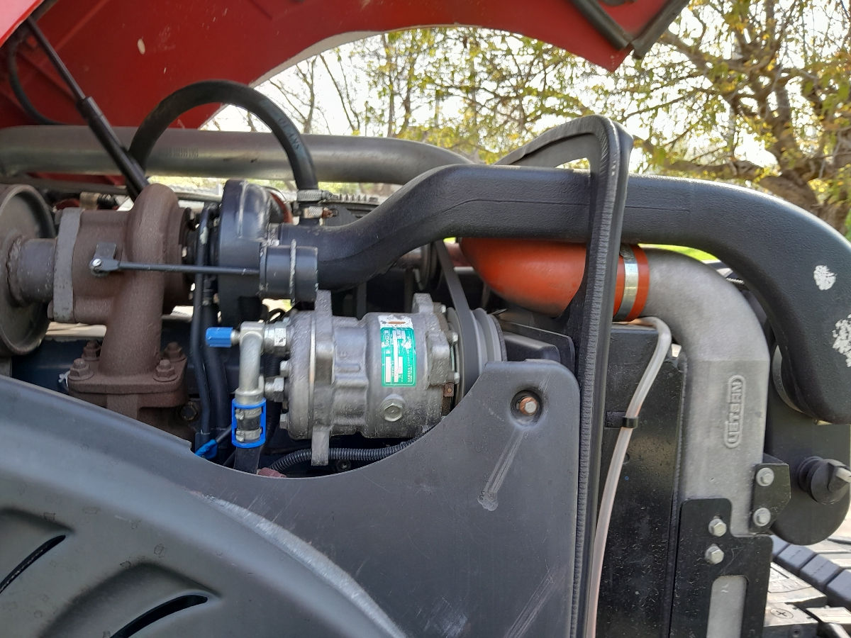 Vlnd tractor armatrac 1054 e+