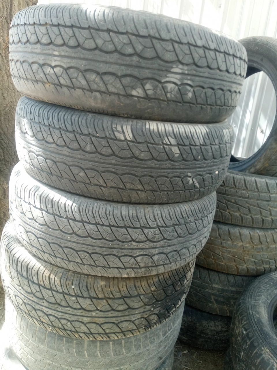 235/60 R 18. Patru Roti