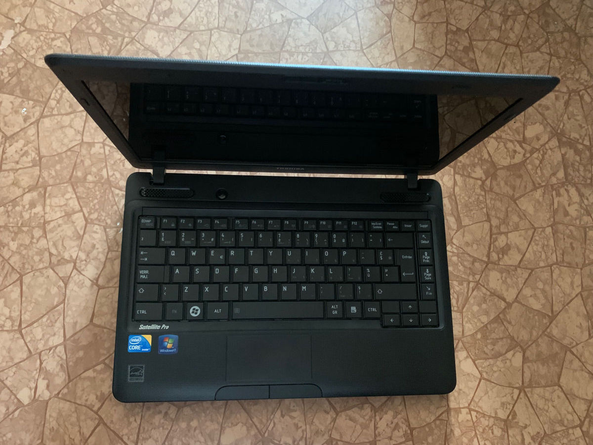 Отличный TOSHIBA PRO 13 - intel Core i3 4x 2400mhz, 4GB RAM, 320GB ...