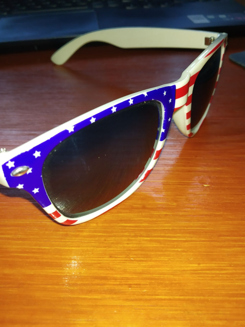 Солнечные очки с флагом Америки и Британии