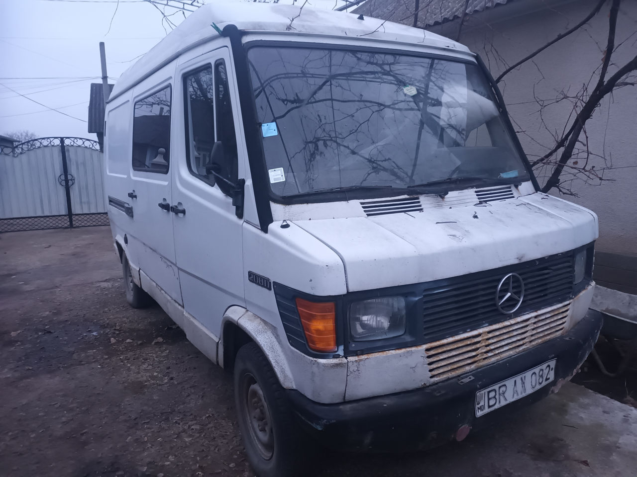 Mercedes 208
